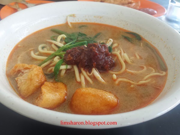 Somewhere in Singapore Blog: Restoran Curry Fish Mee/丁加奴咖哩鱼面