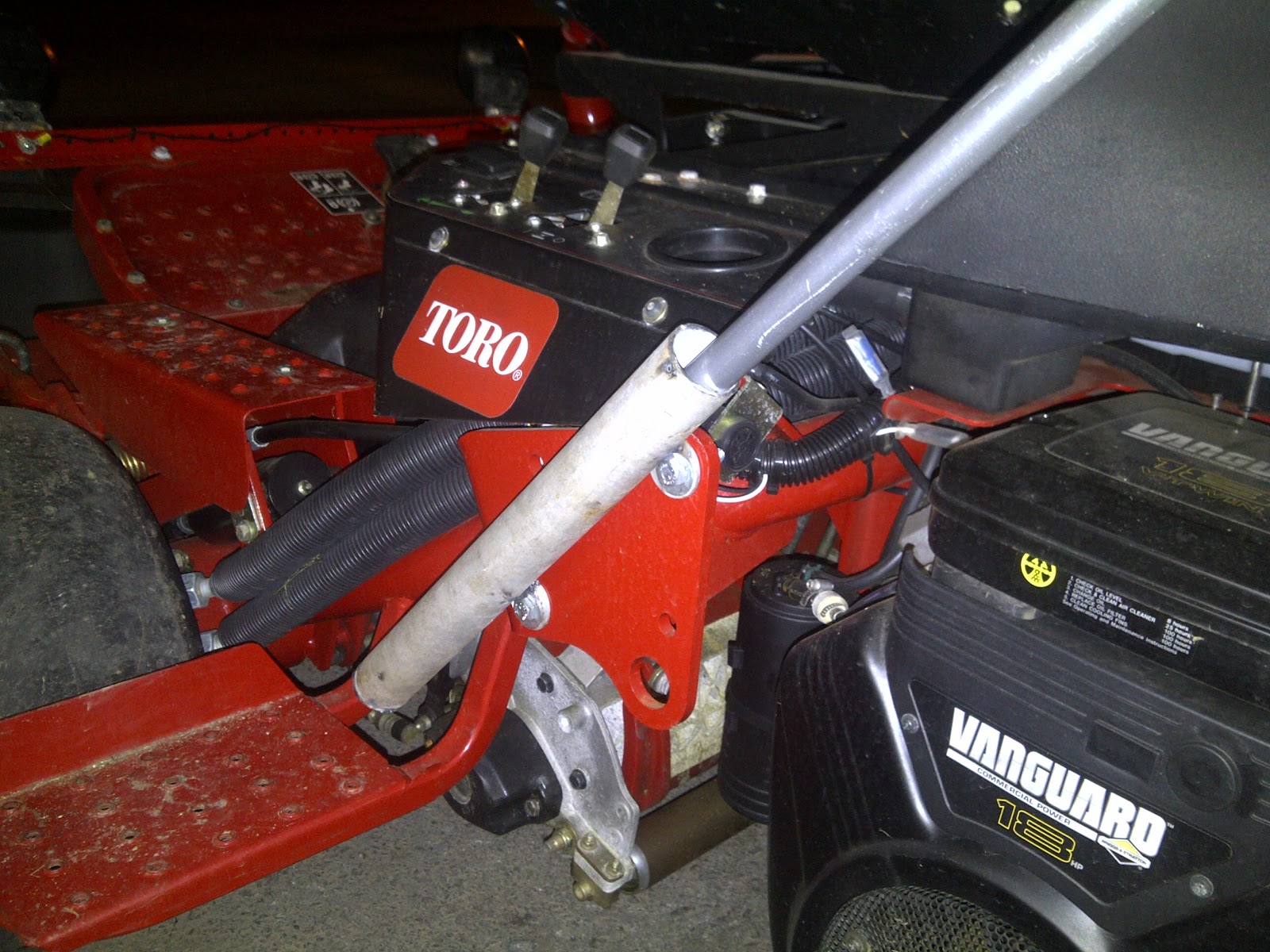 Bobs Shop: Dew whip pole mount for toro triplex