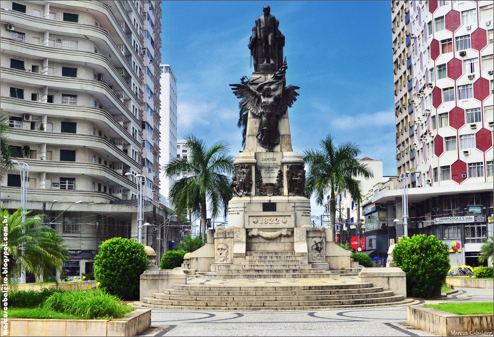 Marcus Cabaleiro: Praça da Independência - Gonzaga - Santos - SP - Brasil