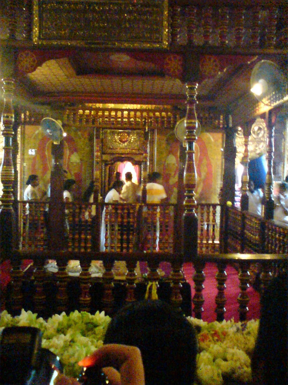 Lanka Seya: The Temple of Tooth Relic (The Dalada Maligawa)
