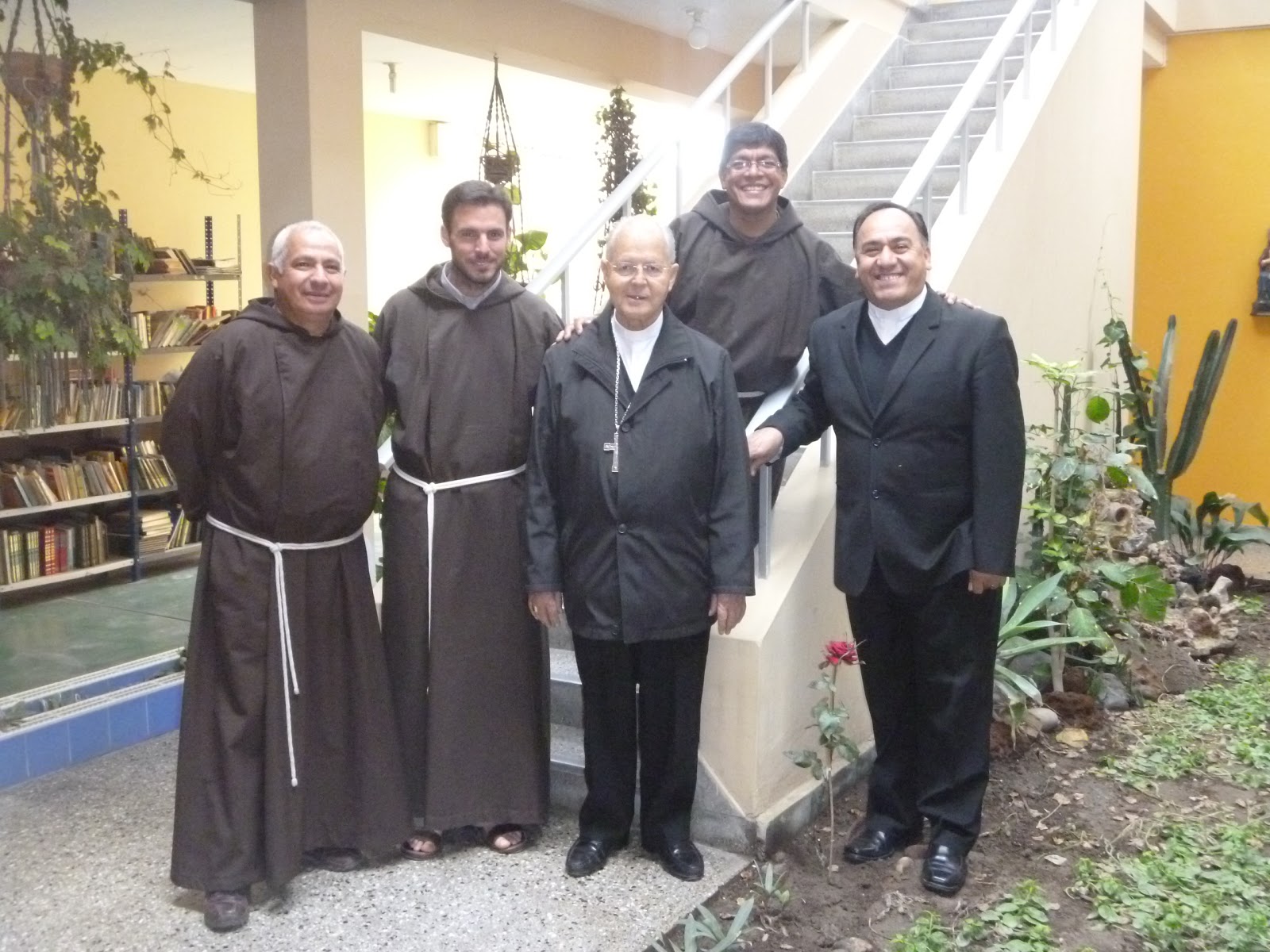 En el Altar de los Andes: Visita a Mons. Mario de los Hermanos ...