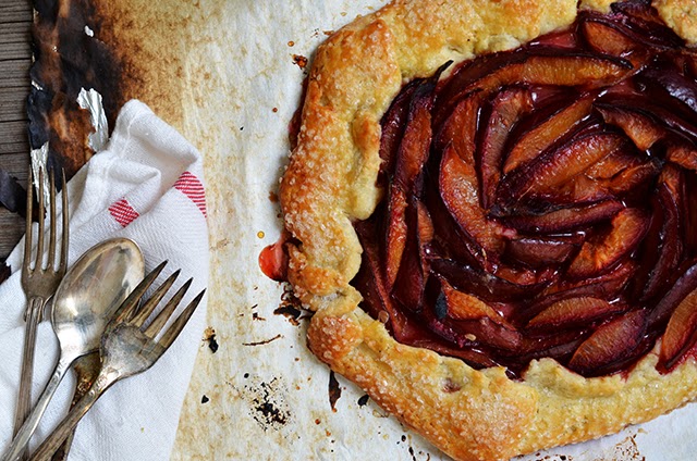Heart of Gold: Guest Post:: A Rustic Plum Tart