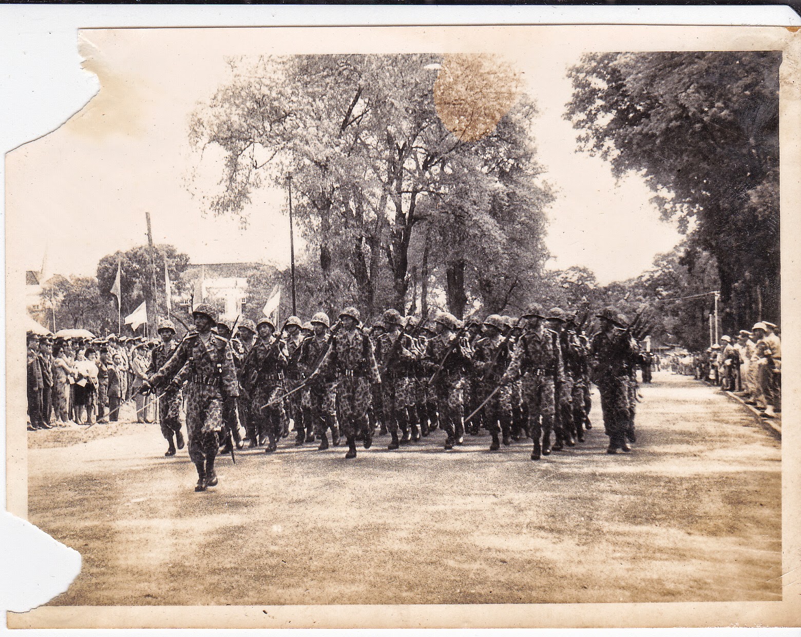 WEAPONS TECHNOLOGY: Sejarah Resimen Pelopor