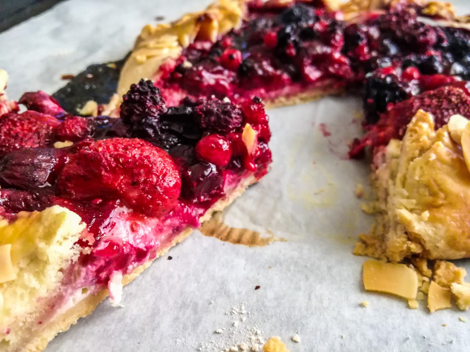 ΤΡΑΓΑΝΗ GALETTE ΜΕ ΤΥΡΙ ΚΡΕΜΑ ΚΑΙ ΜΟΥΡΑ | Pastry...tsio