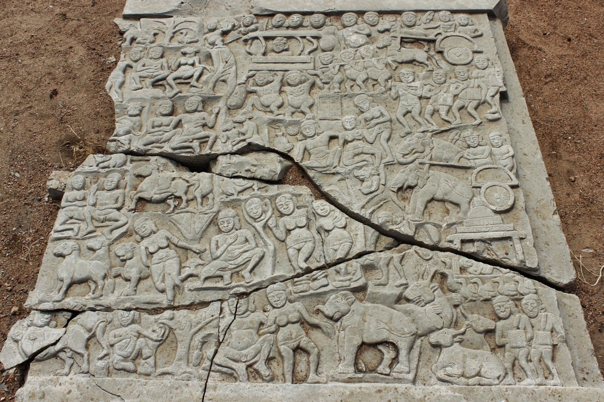 Journeys across Karnataka: Buddhist sculptures at Kanaganahalli-Sannati ...