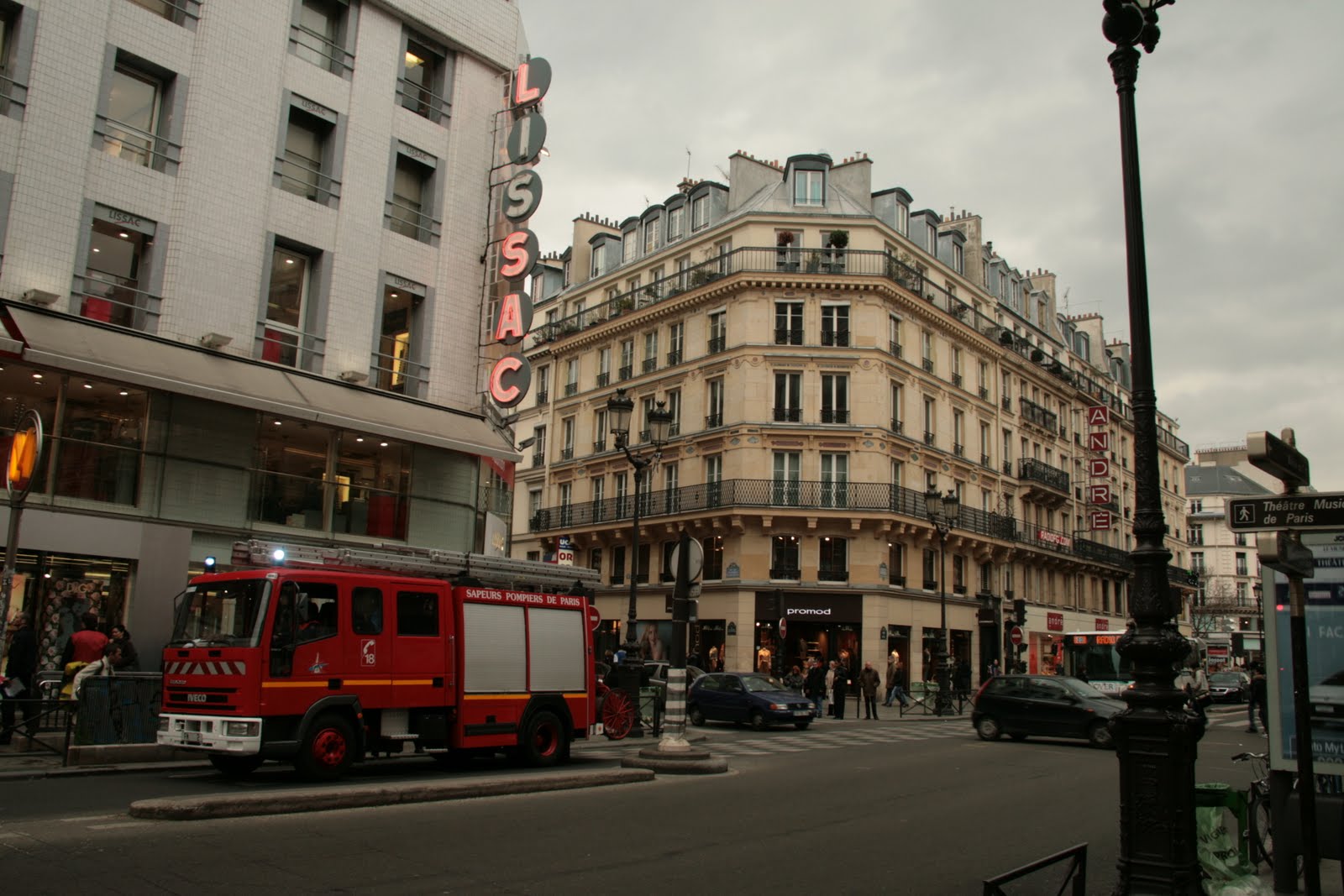 Under Paris Skies: Rue de Rivoli