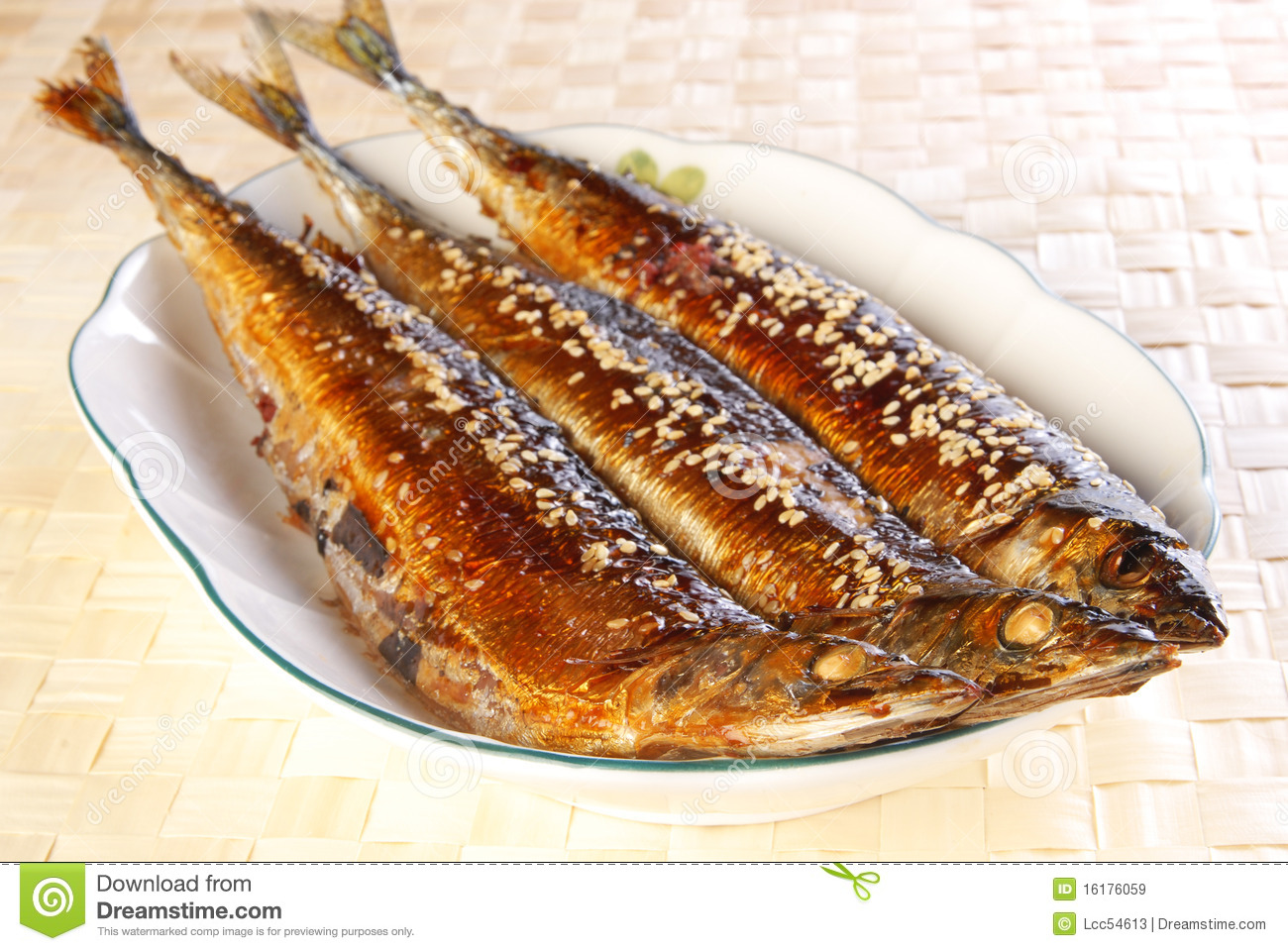 saury - images,videos about news