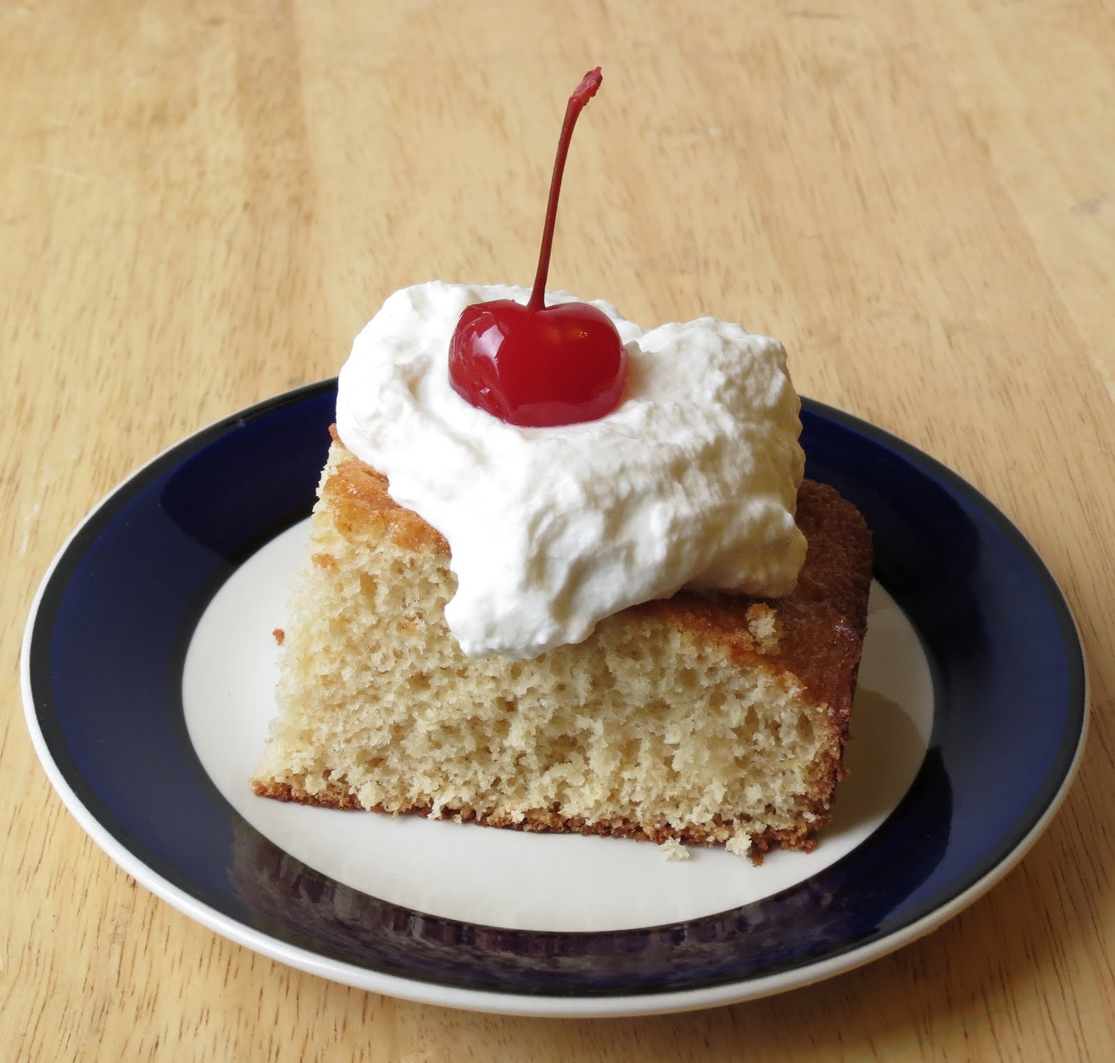 Nummy Kitchen: Root Beer Float Cake -- Random Recipe #2