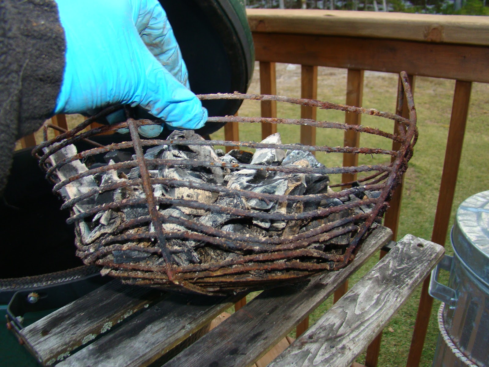 Kamado Joe Grilling Passion: The the Kick Ash Basket