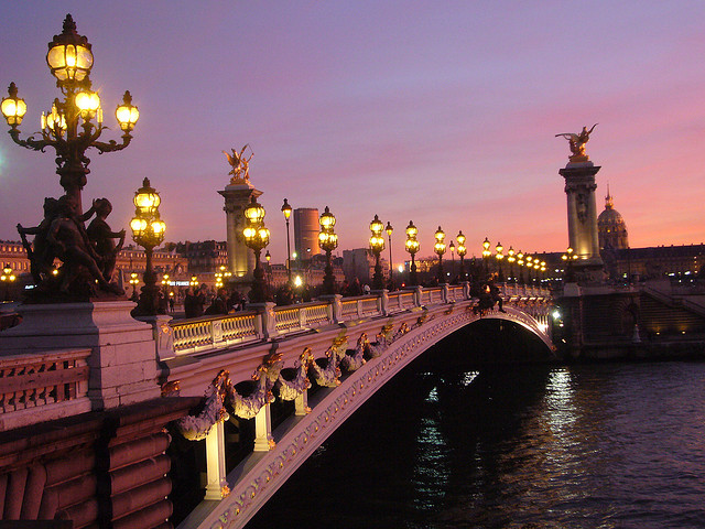 Around The World: Most Aleksandra III w Paryżu