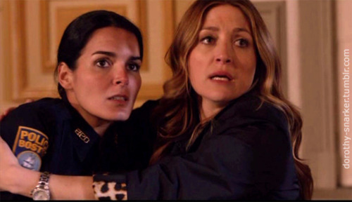 Absolutely Angie Harmon: "Rizzoli & Isles" season 2, episode 1 screencaps!