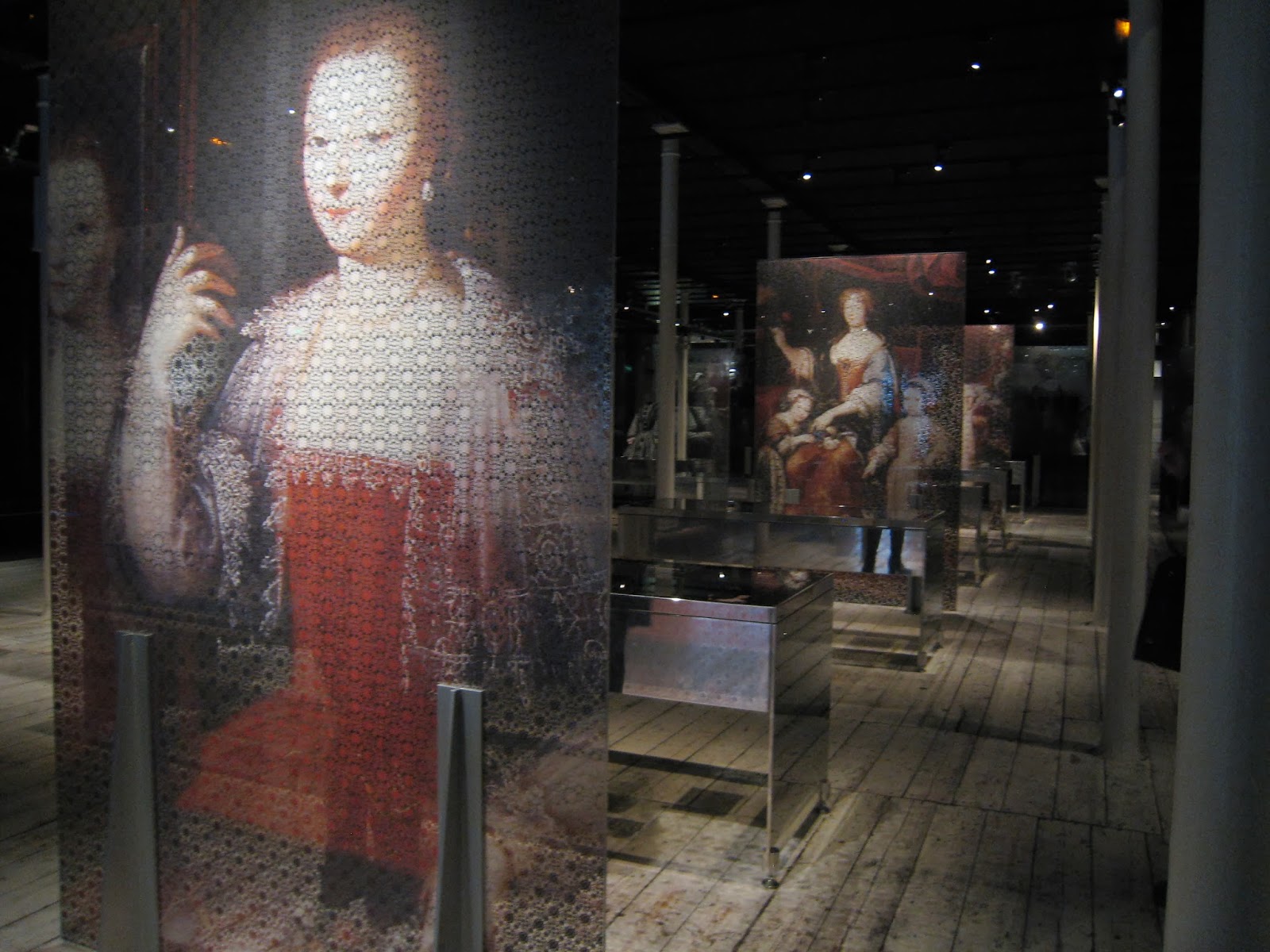 lacethread: Lace display at Calais Lace Museum