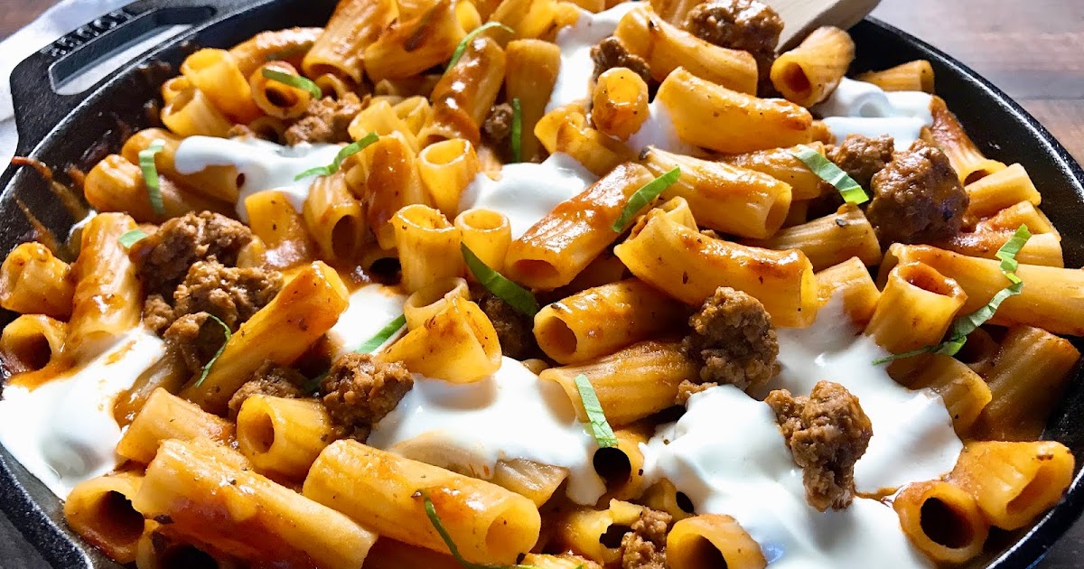 Beefy One-Pot Rigatoni with Mozzarella
