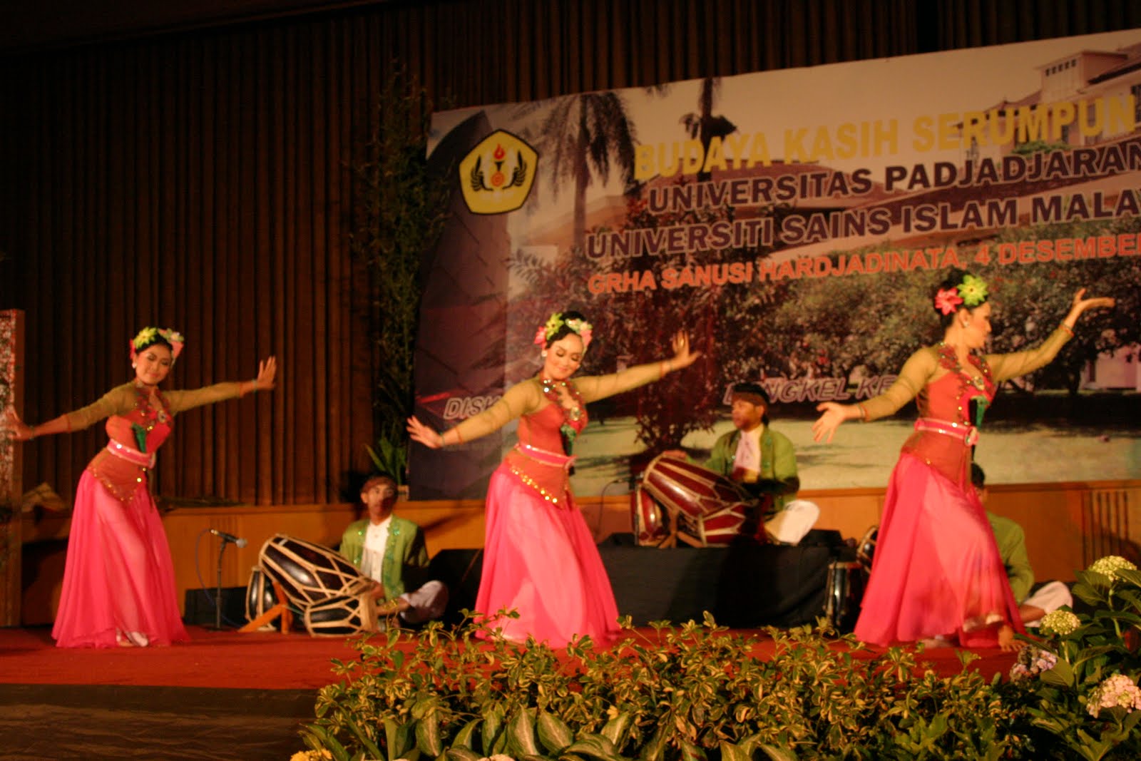 Tari Daerah Indonesia: Tari Jaipong - Sunda - Jawa