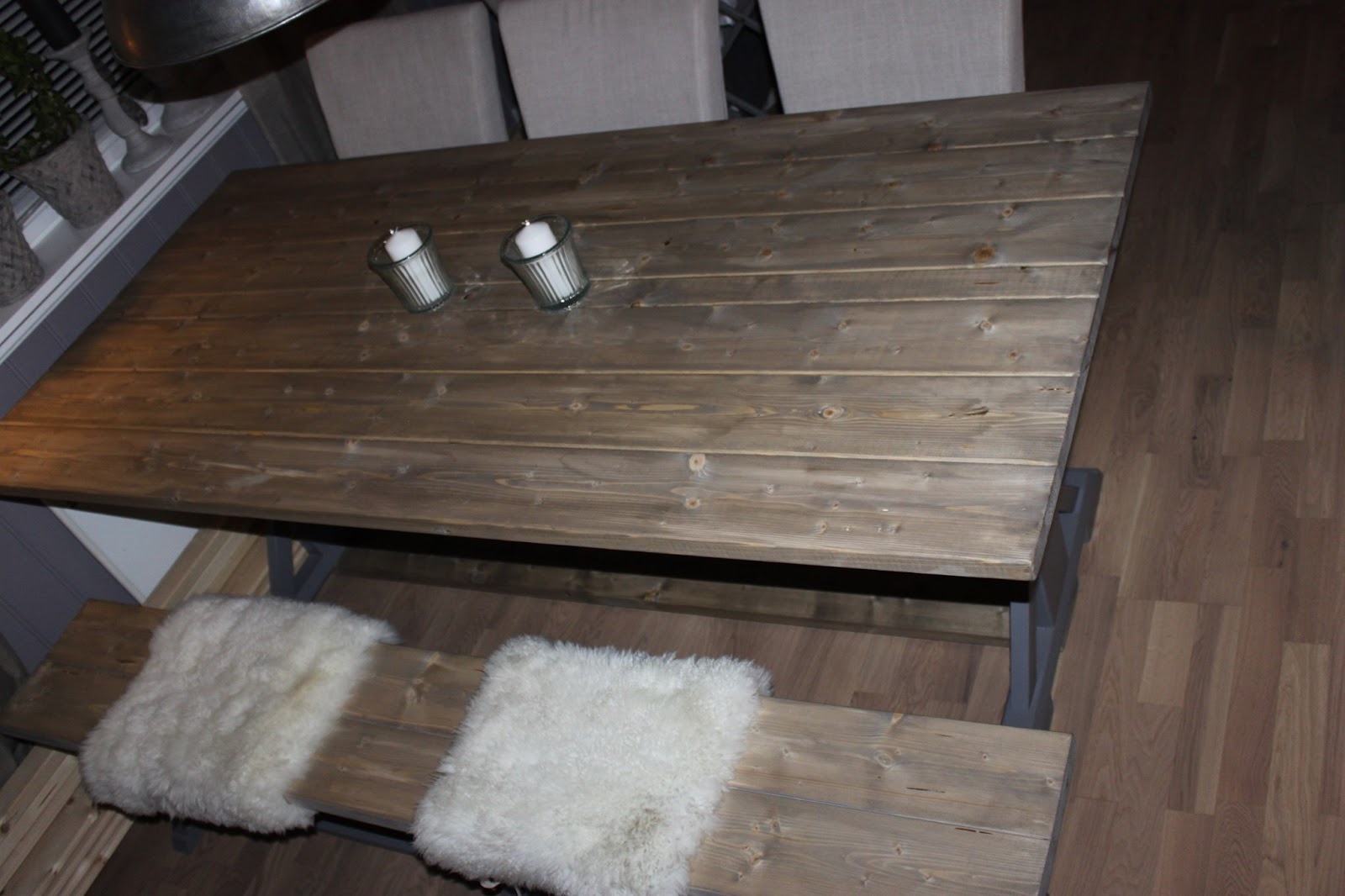 Hjemmelaget drivved beis – Materialvalg for baderomsmøbler