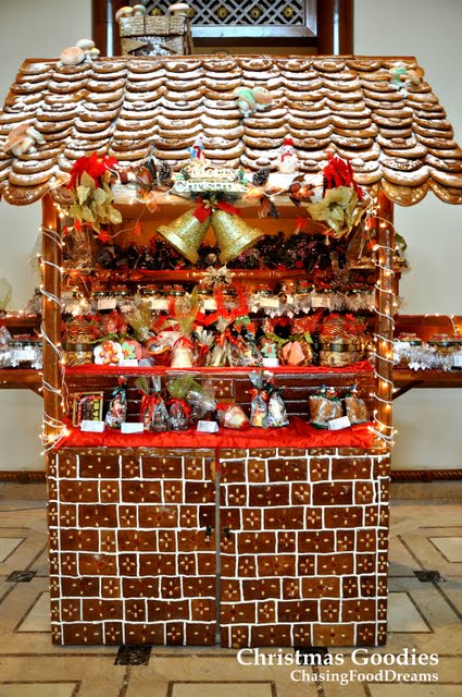 CHASING FOOD DREAMS: Carousel, Palace of the Golden Horses: Yuletide ...