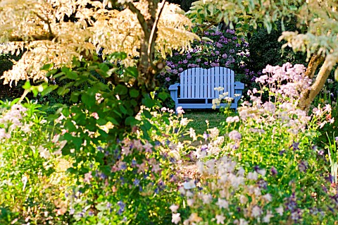 Hydrangea Hill Cottage: Cottage Garden Benches