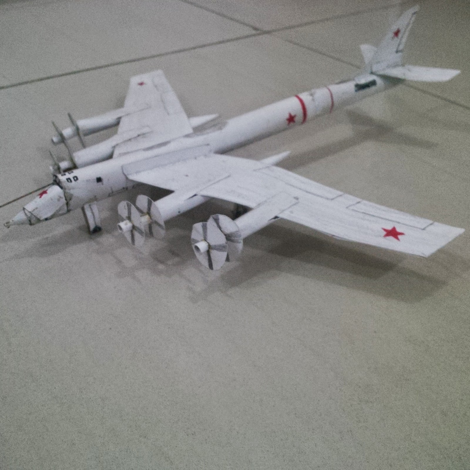 PAPERCRAFT: TU 95 Bear