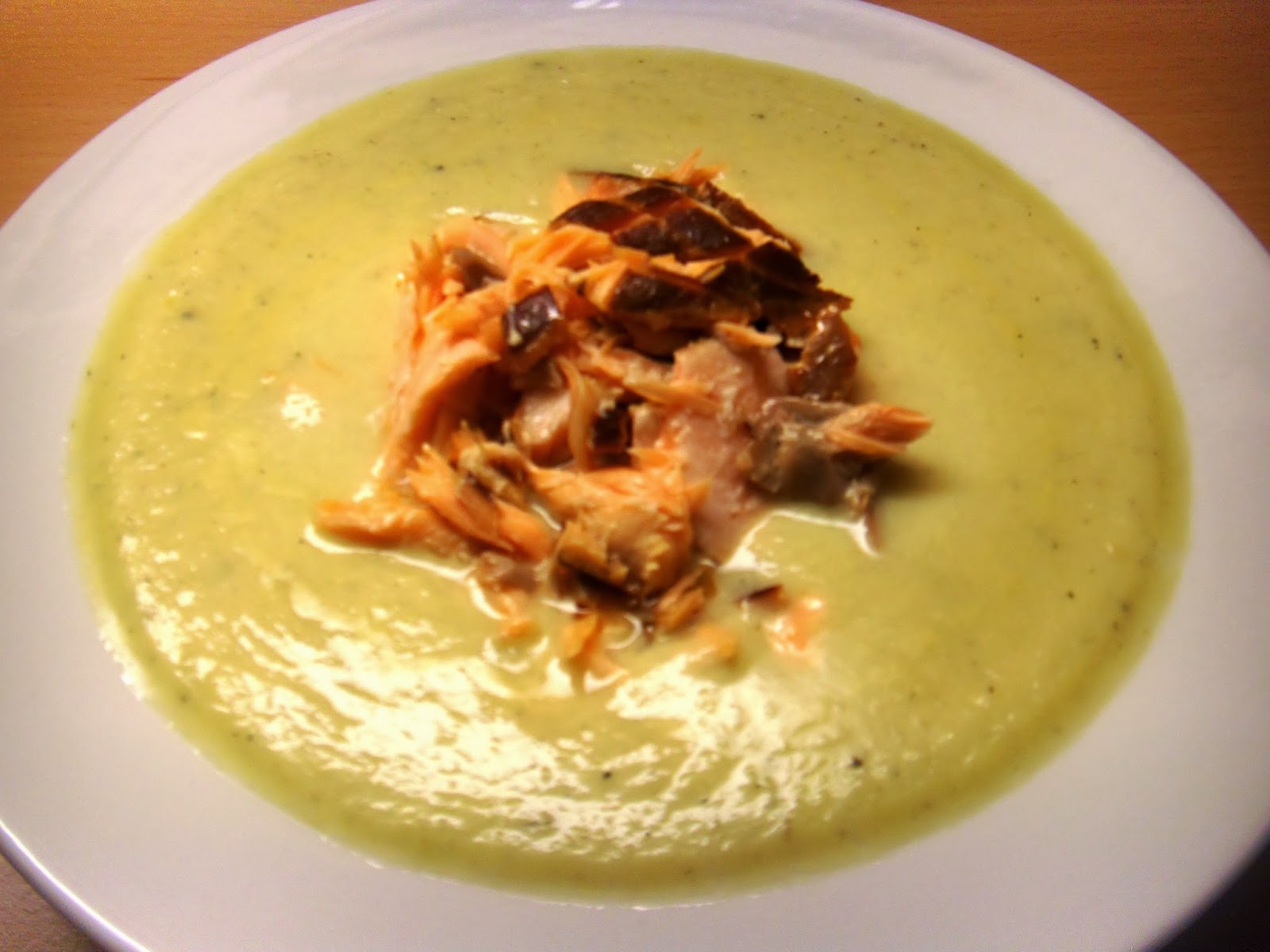 Maukasta Sapuskaa: Fenkolikeittoa ja lohta