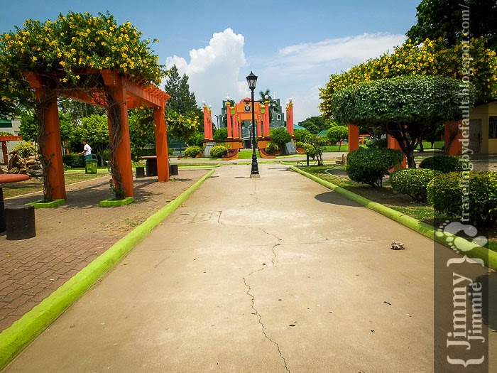 Pangasinan: The Town of Mapandan. - Traveling by default.