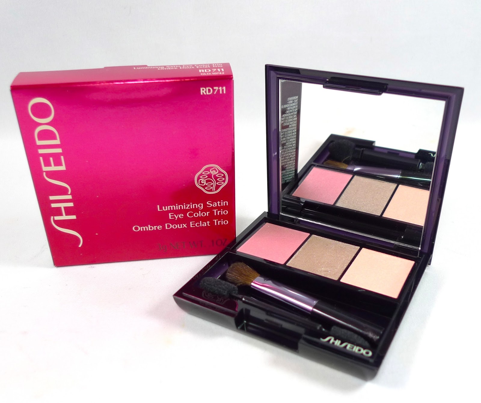 Review: Shiseido Luminizing Satin Eye Color Trio in RD711 (Pink Sands ...