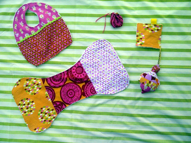 Thar She Sews!: Random bits of sewing updates