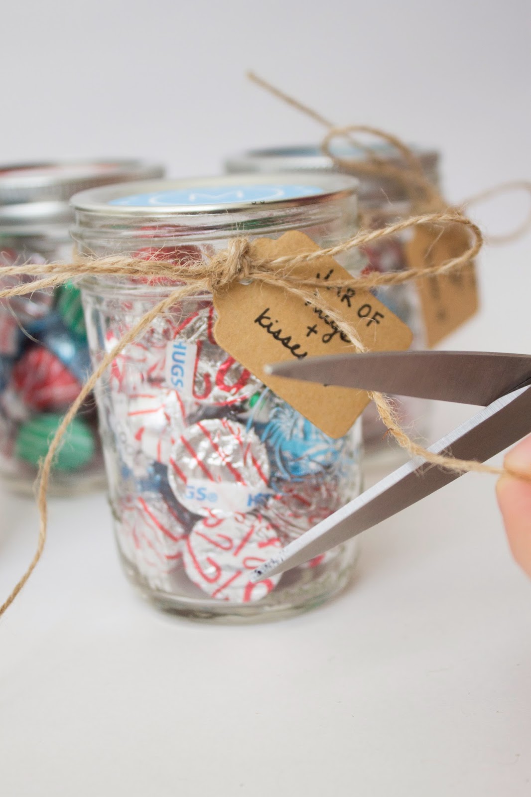 How-To: DIY Kisses in a Jar - The Bella Insider