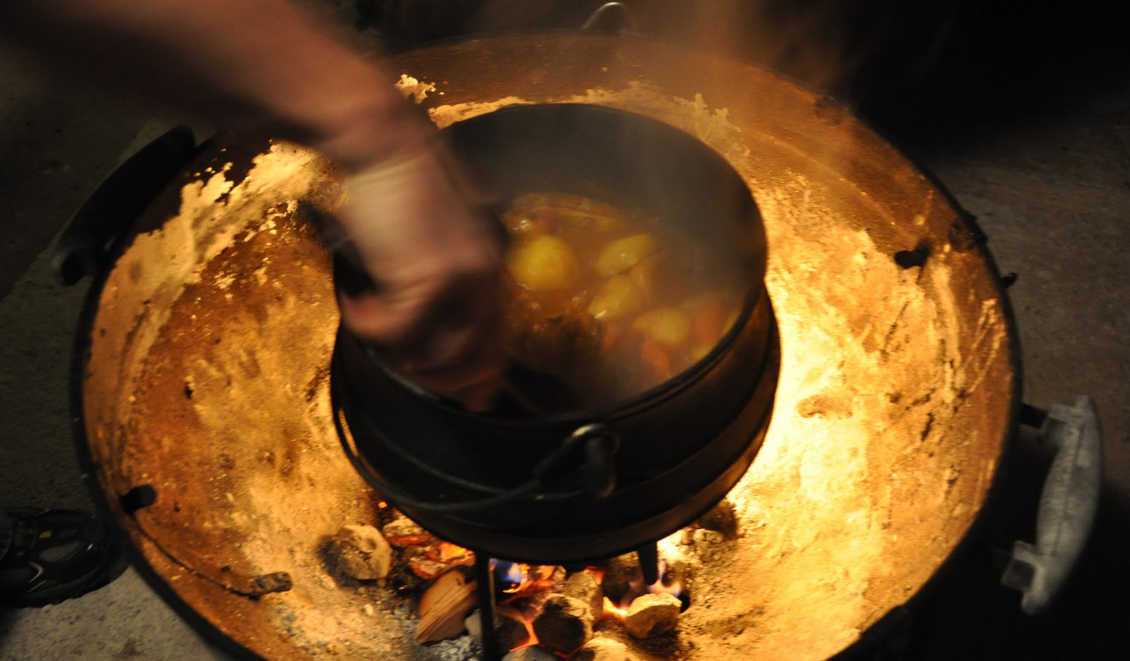 Fire and Food: Ben's Chicken Curry Potjie