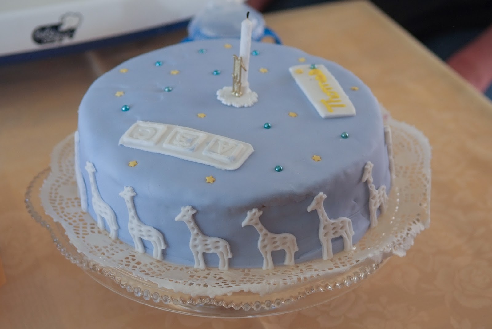 My life, my world, my Microbe: Premier gâteau style wedding cake