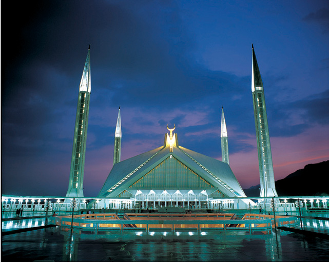 Biggest mosque in the worldamazedwallpaper