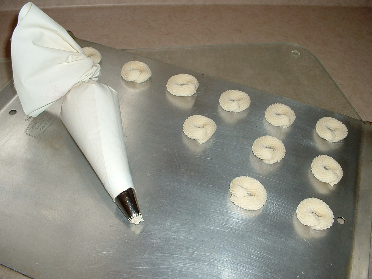 Someone's in the Kitchen: Whipped Shortbread Cookies