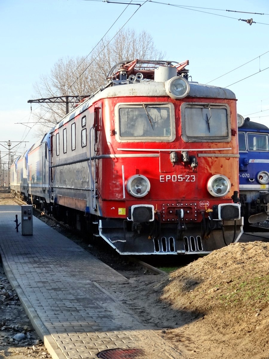 EP05-23. PKP Intercity nie ma pomysłu co zrobić z Cześkiem? | Torowy