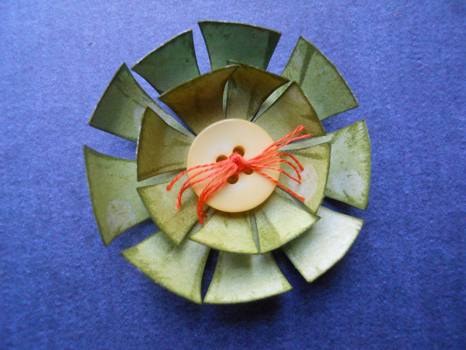 Drea's Scraps of Inspiration: Bright Button Flower Tutorial