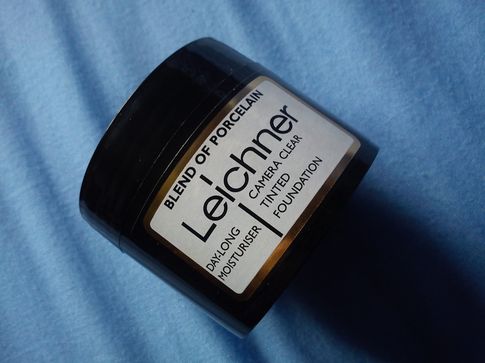Chieri: Leichner's Camera Clear Tinted Foundation Review