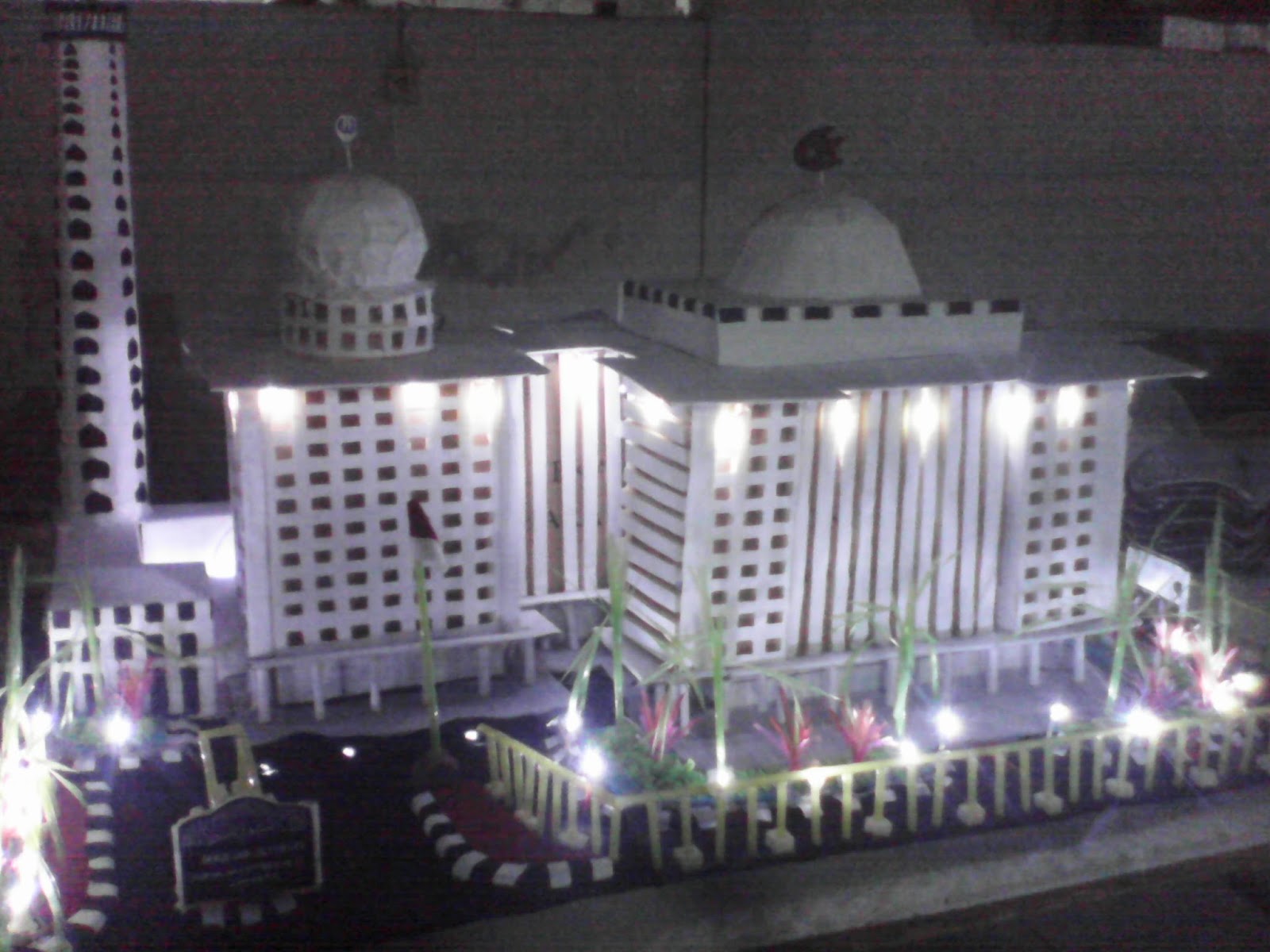 jamal miniatur beken: Miniatur keren dari kardus bekas