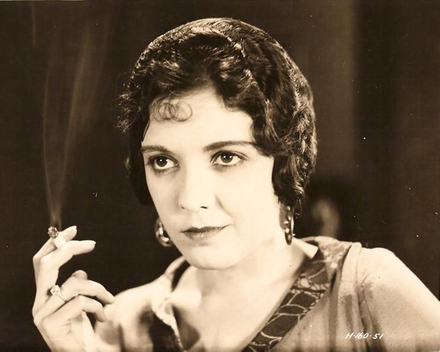 Film Noir Photos: Tracking with Closeups: Lila Lee