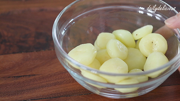 dailydelicious: Pearl Balls ( 珍珠丸子) Meatballs with Sticky Rice