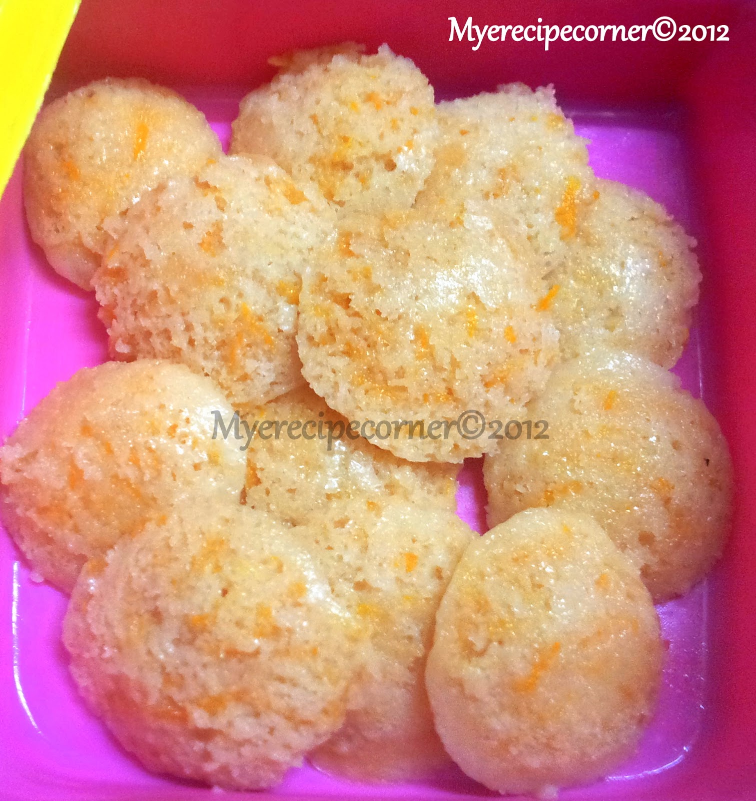 Mye's Kitchen: Carrot Tomato Idli- Kids Lunch box recipes Indian