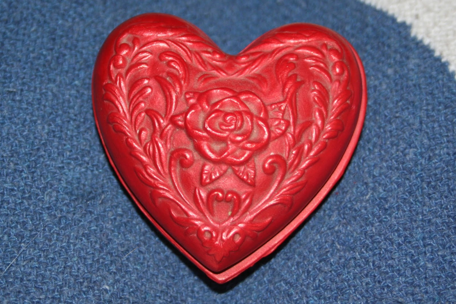 heart-shaped-box