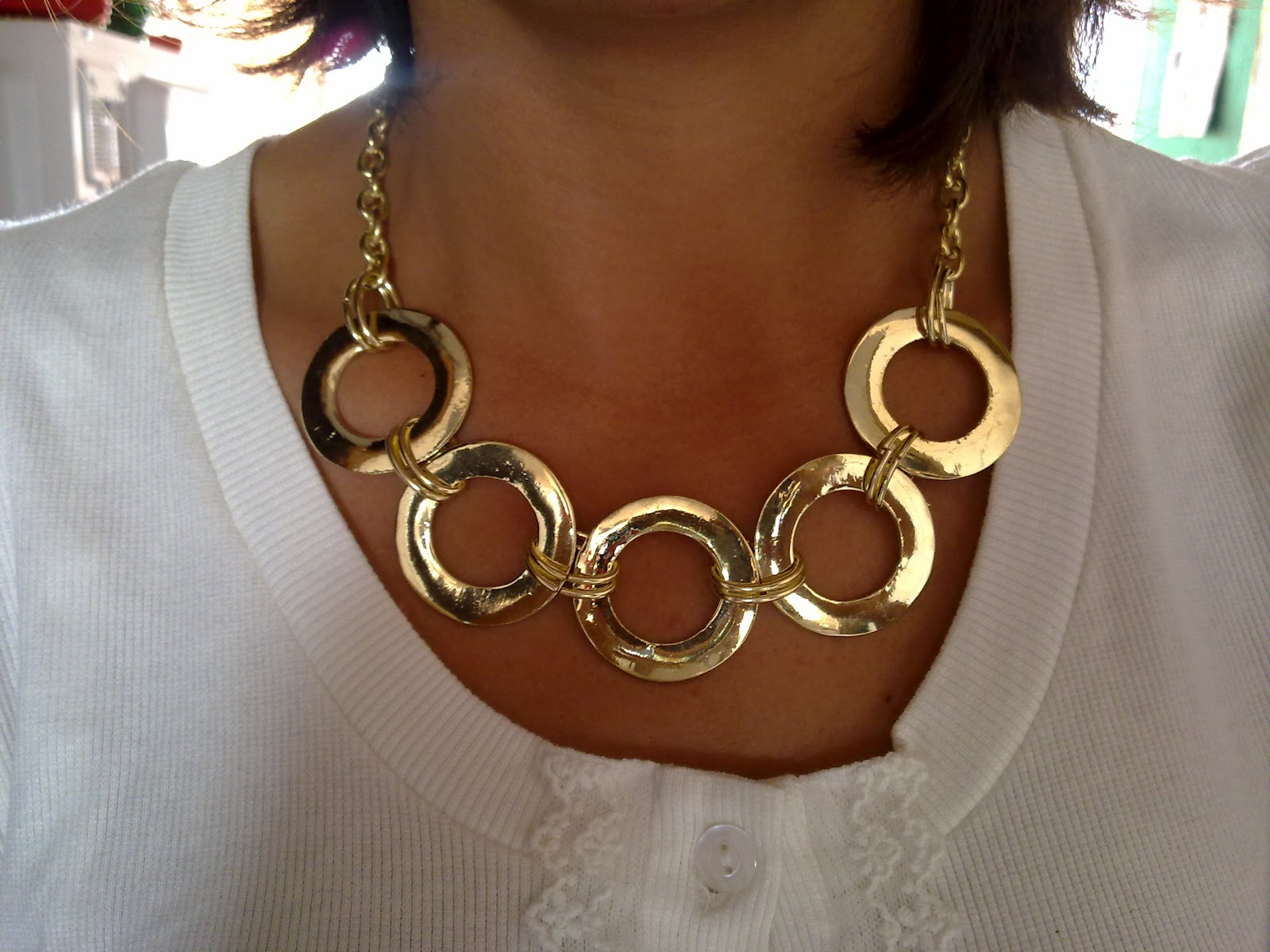 Ateliê Marcela Moura: Maxi colar dourado de argolas