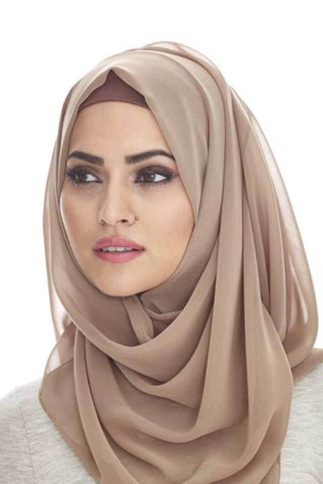 Modern And Stylish Hijab Wrap Ideas For Women With Oval Faces