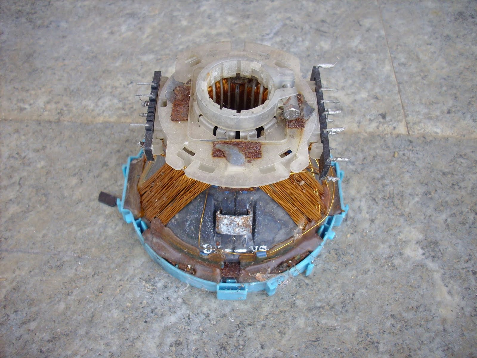 Obsolete Technology Tellye !: DEFLECTION COIL AND YOKE IN CRT PICTURE ...