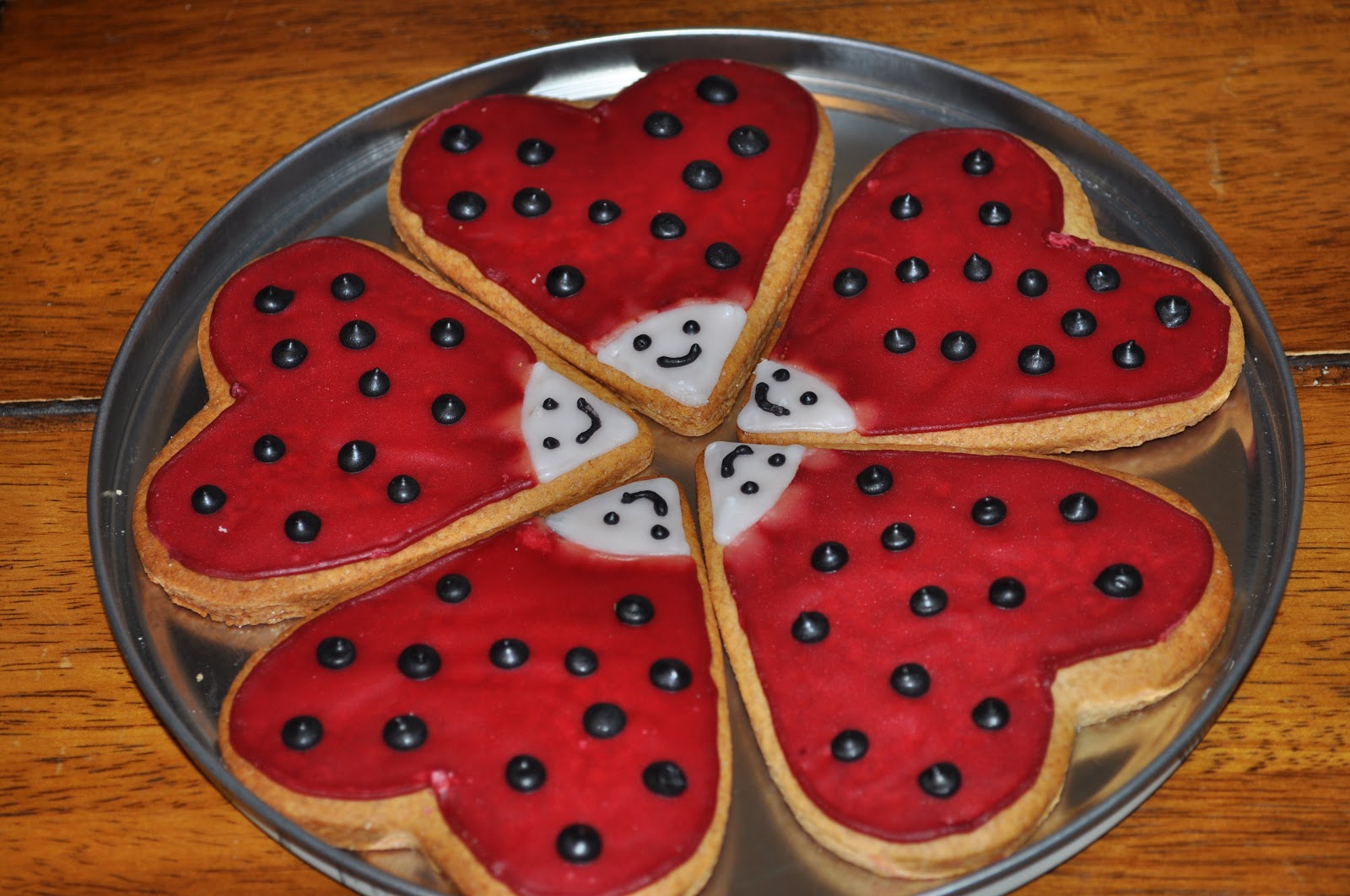 Cookies and Cakes and all things baked!: Love-bug sugar cookies.