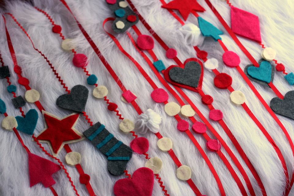 Brown paper and felt holiday gift wrapping success! / Create / Enjoy