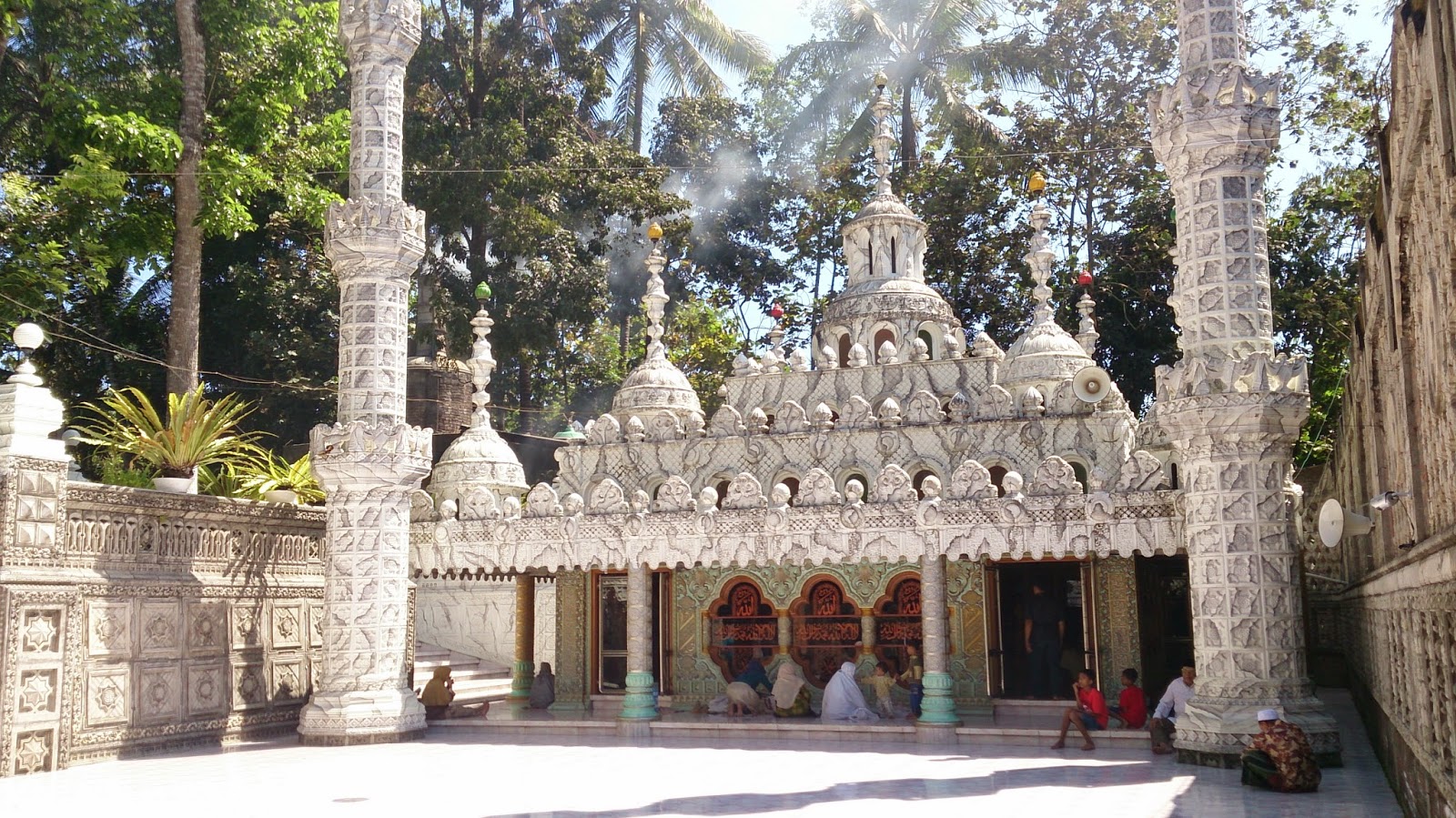 flash info: Masjid Tiban: Masjid yang "dibangun" oleh Jin - (Tiban ...