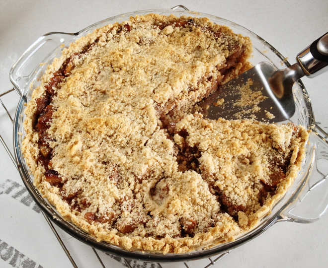 The Darling Apartment: Pie Sunday: Passover Charoset Pie