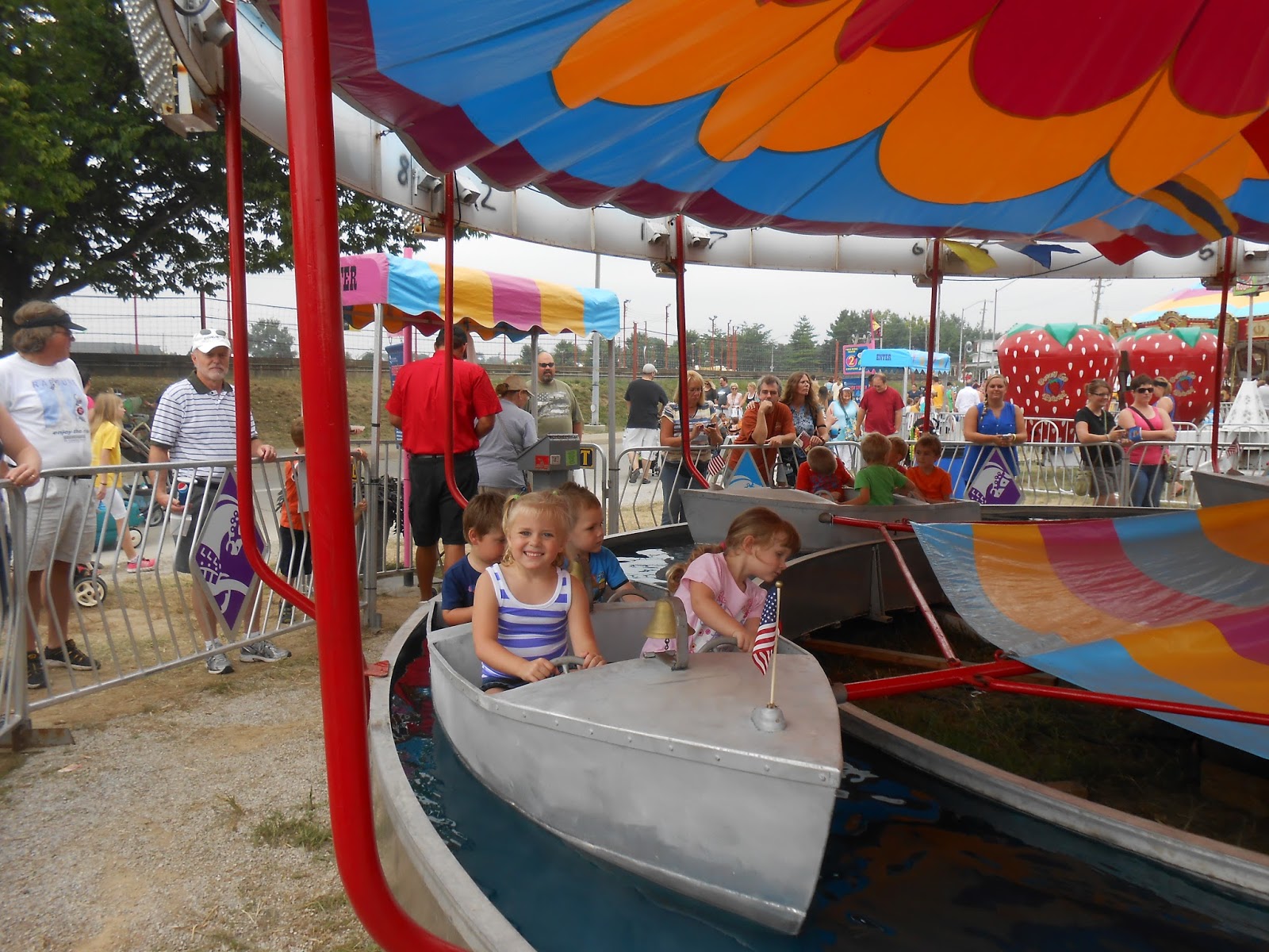 Glimpses of Camden: Fair Rides
