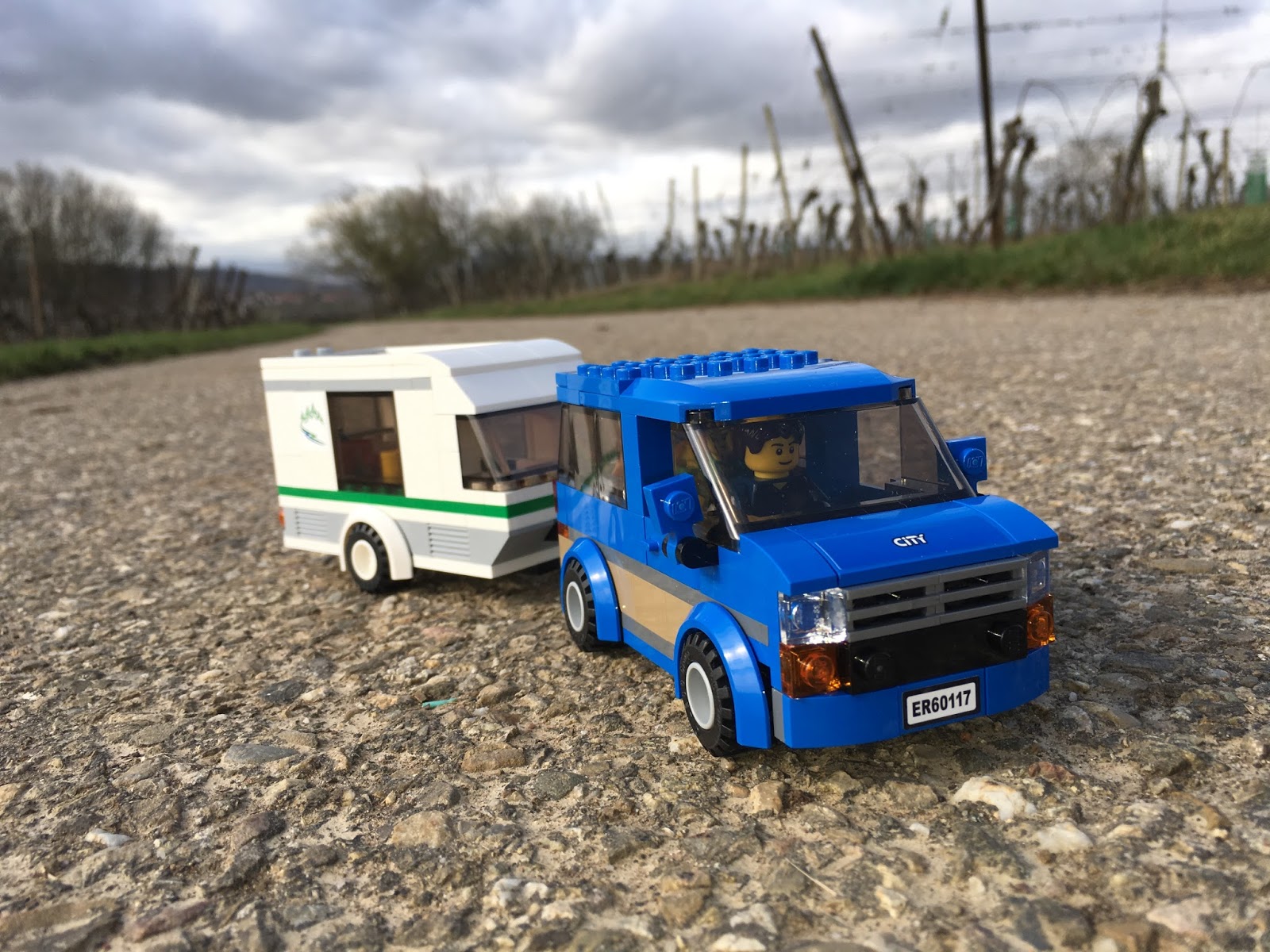 BRICKWOLFCAMPUS: LEGO - 60117 - CITY - CARAVANE
