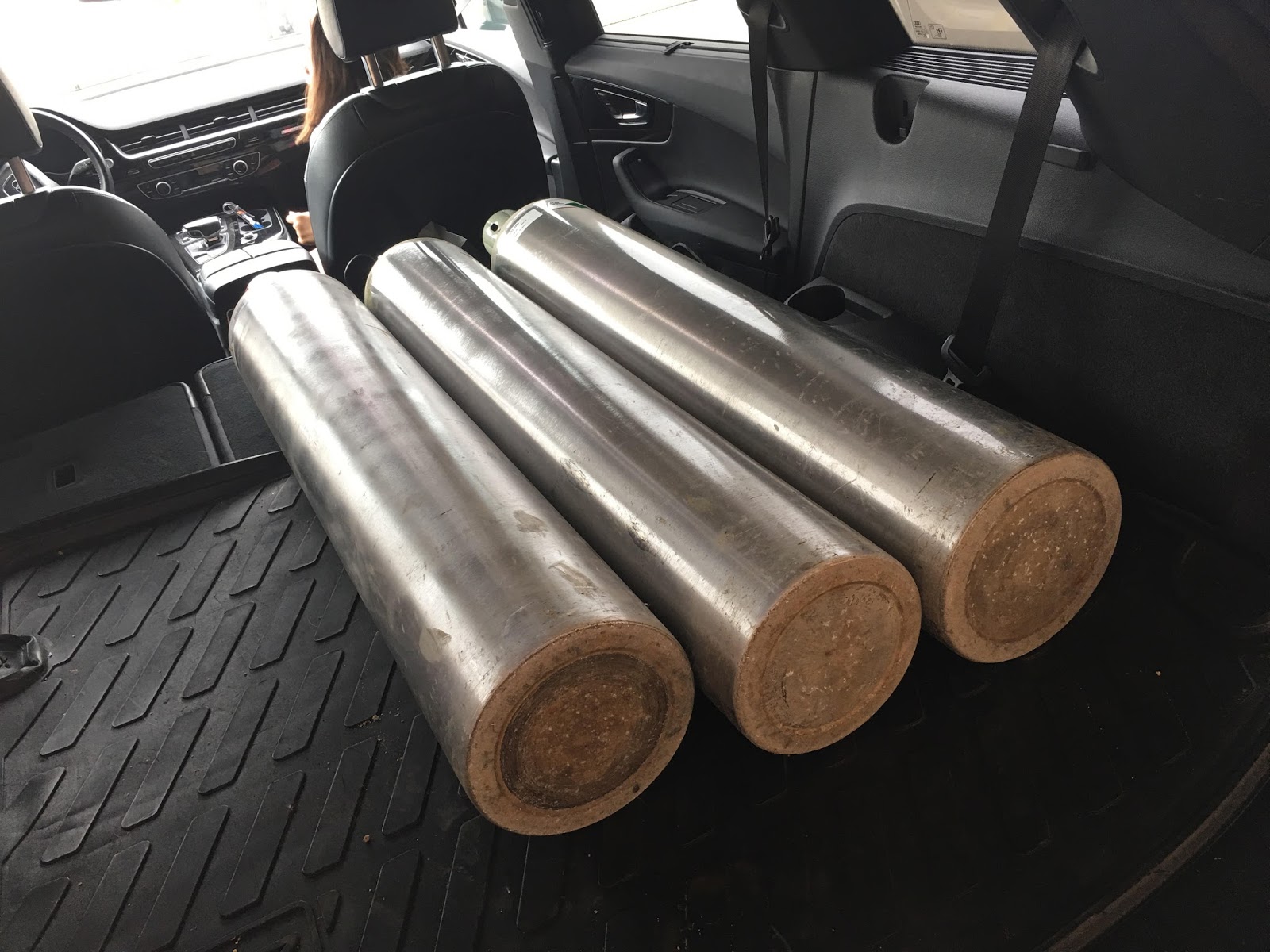 High Altitude Photography Platform: Balloon system: Balloon and helium