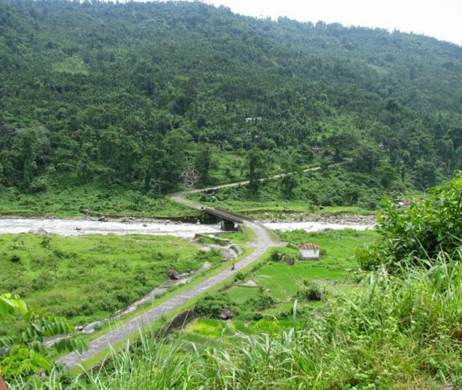 Enjoy the Natural Beauty of River and Hill Valley from Gorubathan ...